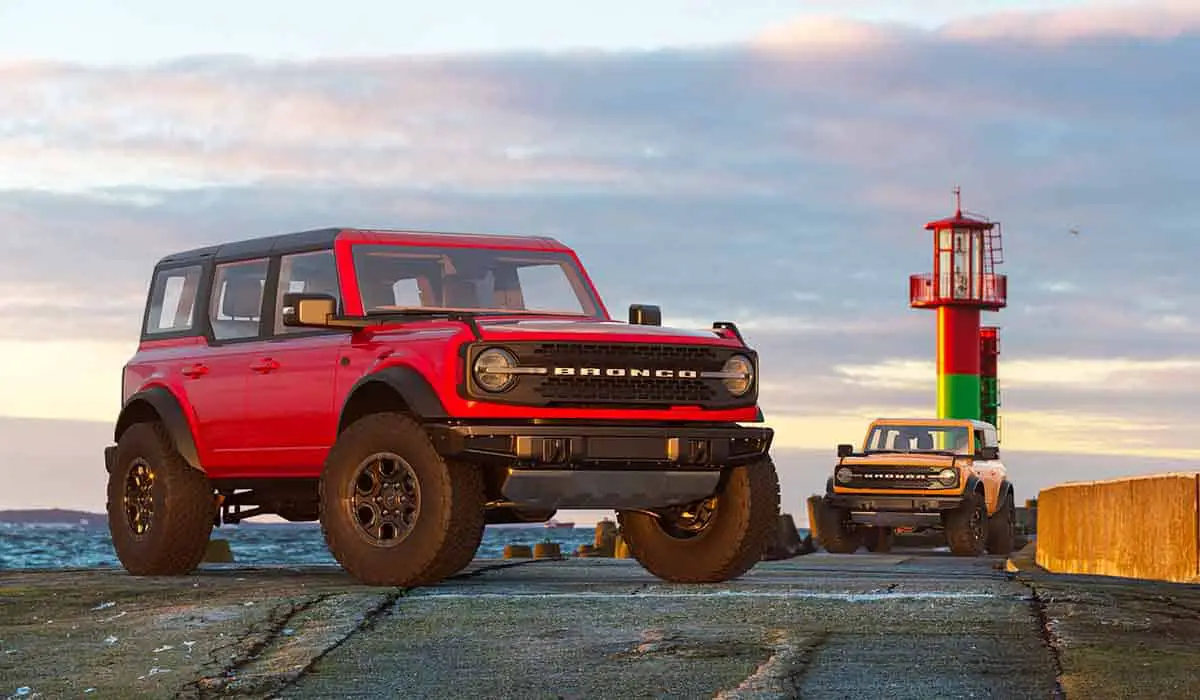 Ford Bronco as a Daily Driver? (vs. Wrangler + Best Bronco) – RIDE + DRIVE