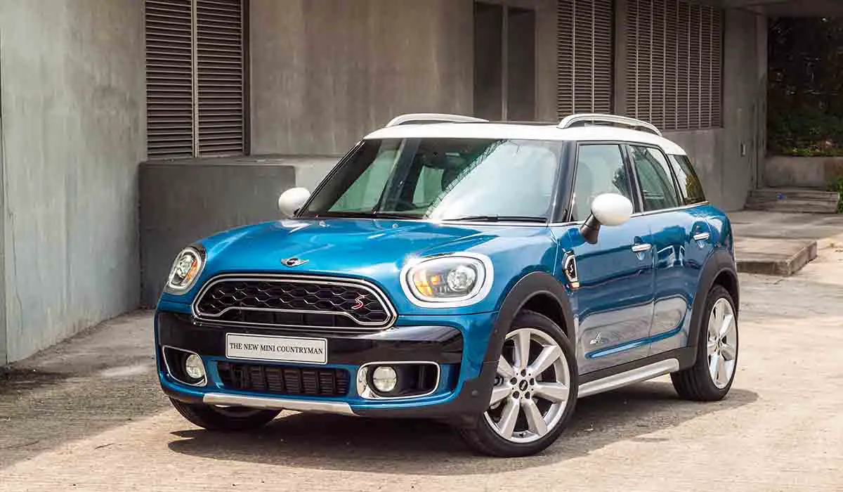 10 Practical Hatchbacks for New Drivers (+2 Electric Models) – RIDE + DRIVE