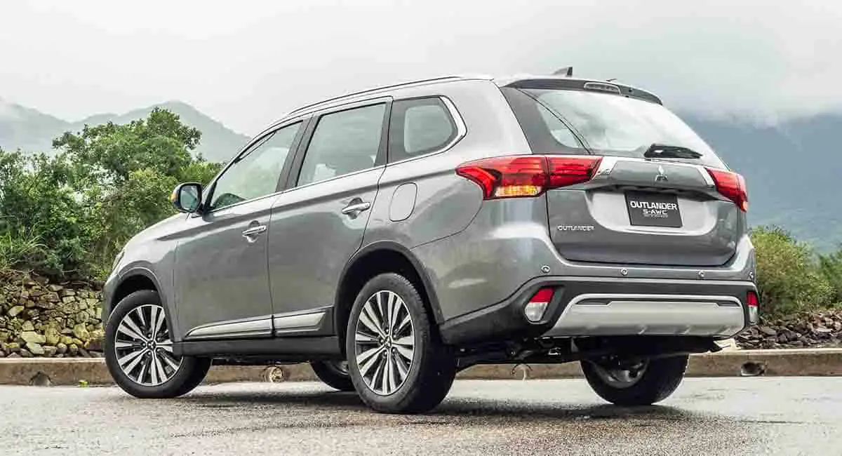 15 Best SUVs for Teens & New Drivers (Full List – 2023) – RIDE + DRIVE