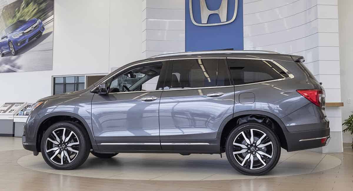 8 Best Vehicles for a Family of Seven (SUV & Minivan) – RIDE + DRIVE